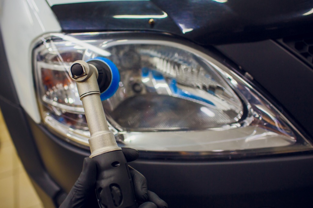 The 7 Benefits of Headlight Restoration Service | Riverside